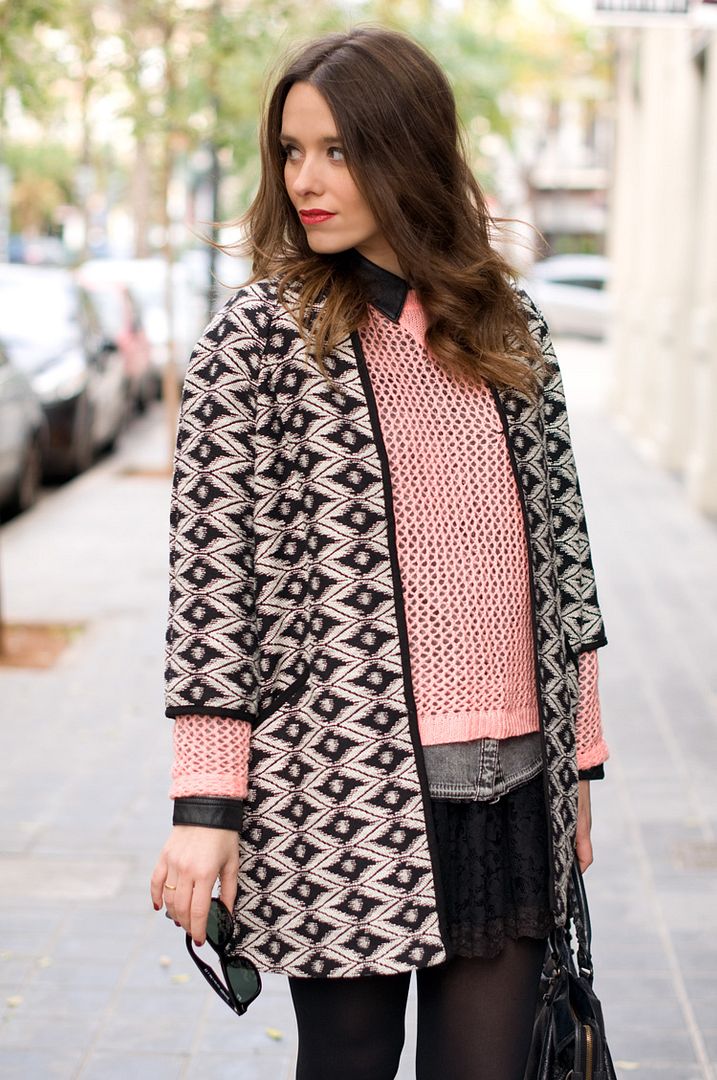 patterned coat A Cara Descubierta, looks - Macarena Gea