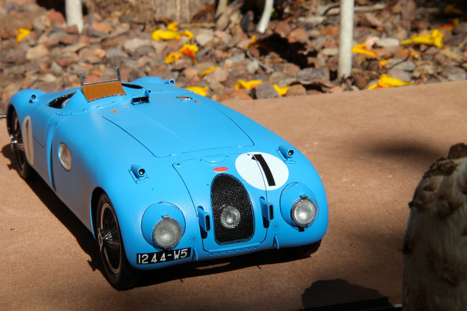 Bugatti 57C Tank - 1939 Le Mans winner by Spark | DiecastXchange Forum